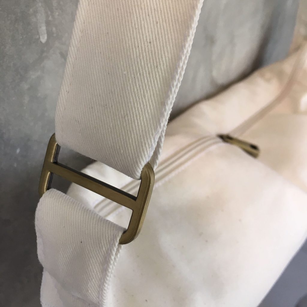 Durable Canvas Bag With Adjustable Shoulder Handle